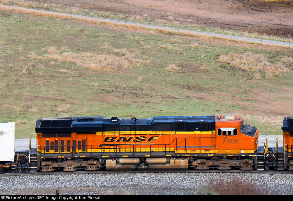 BNSF 7409
